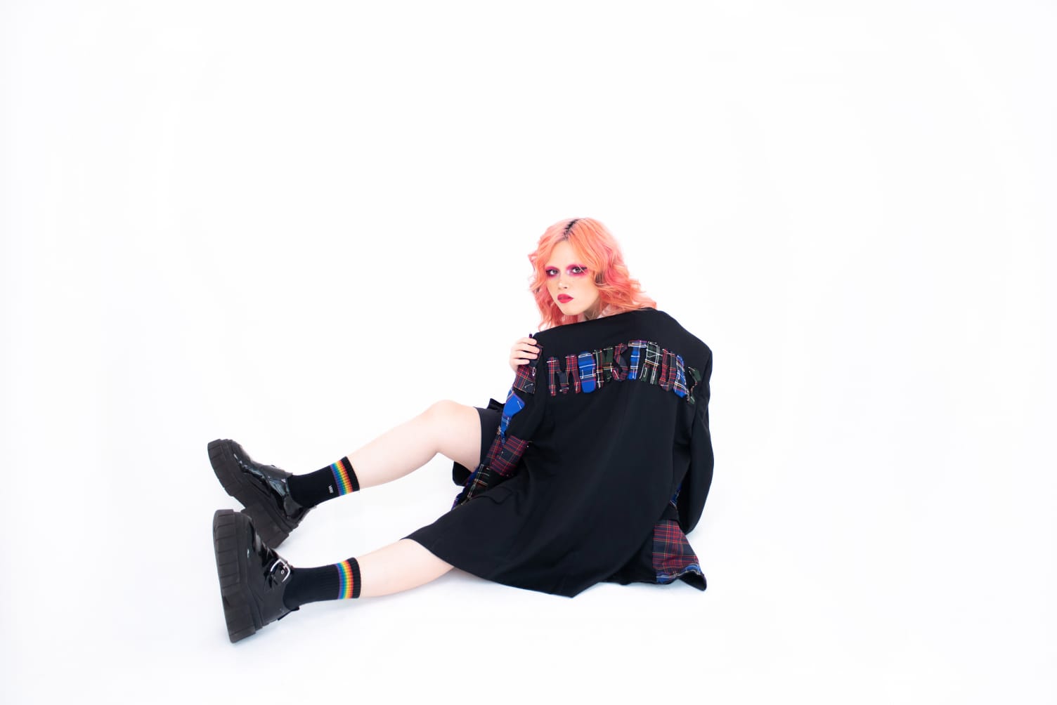 Entrevista a Bruses: donde nuestro lado oscuro es el más brillante ...