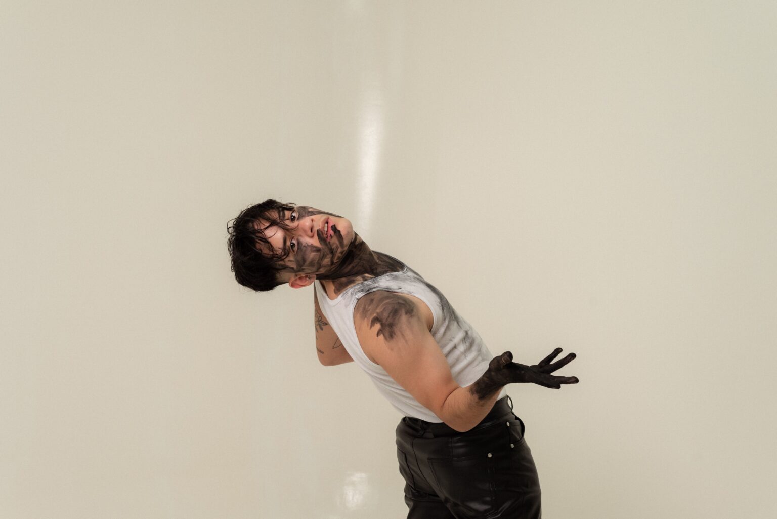 Nsqk comparte su esperado álbum debut “Roy” - Playlist Magazine