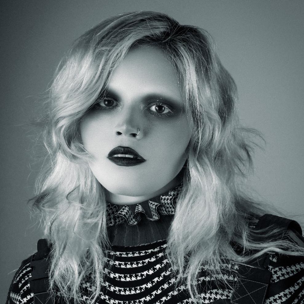 Entrevista a Bruses: Dónde nuestro lado oscuro es el más brillante ...