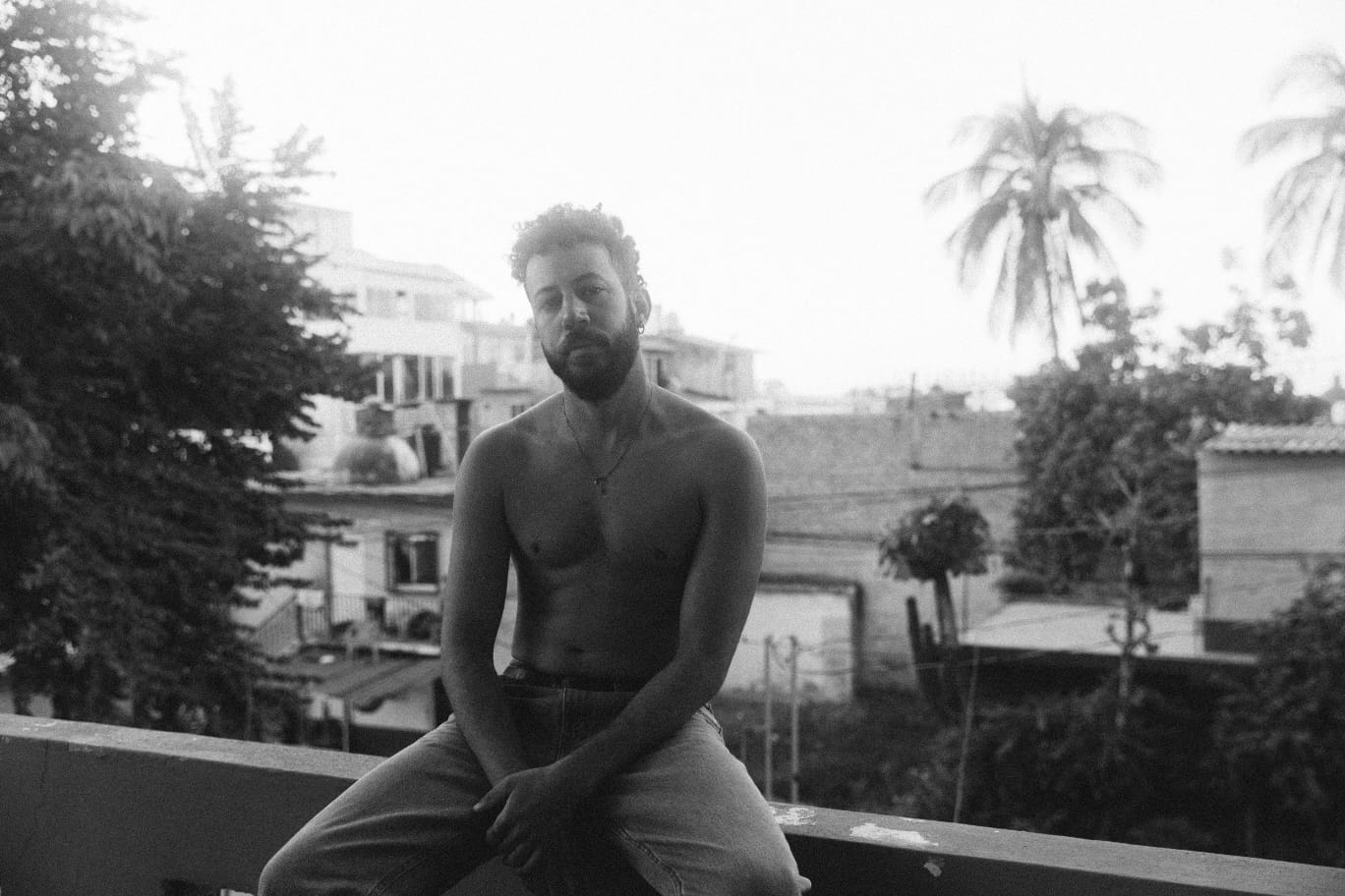 Daniel Noah Miller presenta su sencillo “Typical” - Playlist Magazine