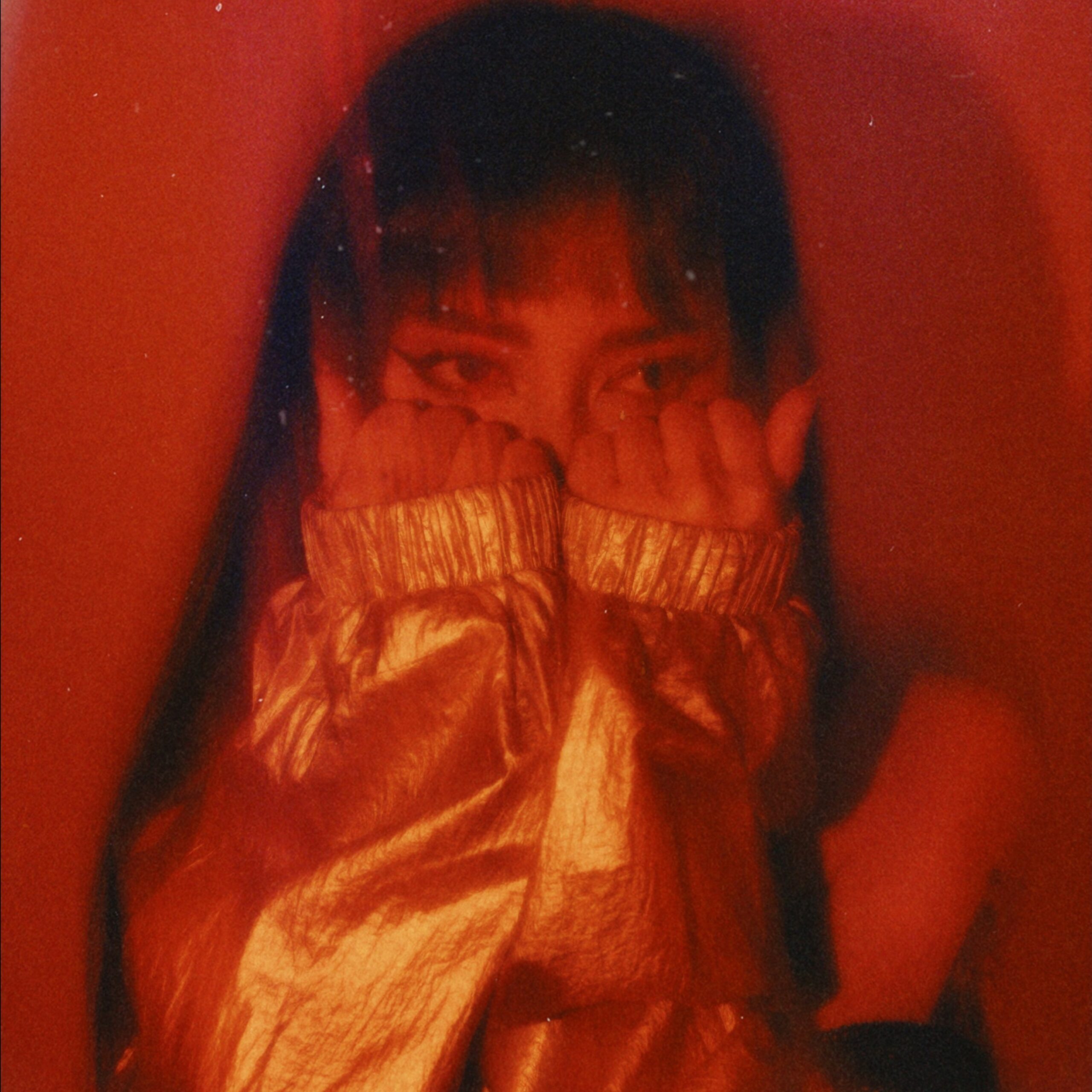 Karina Varennikov lanza su nuevo sencillo “01010110” - Playlist Magazine