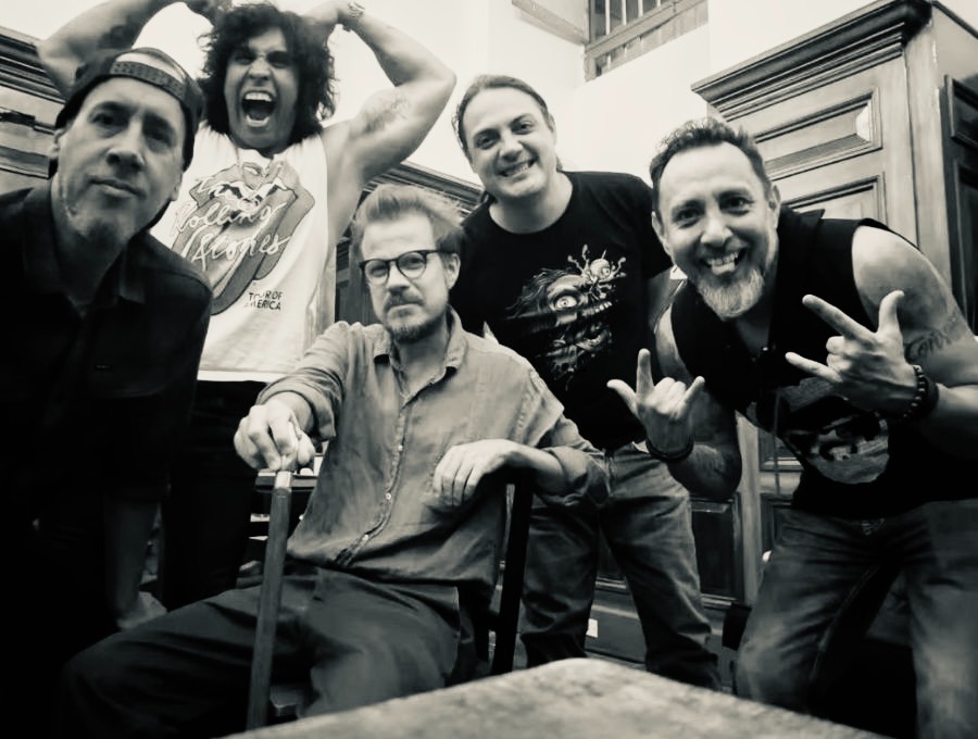 Contra el reloj: Kachete pone en duda la obsesión con la juventud en el ...