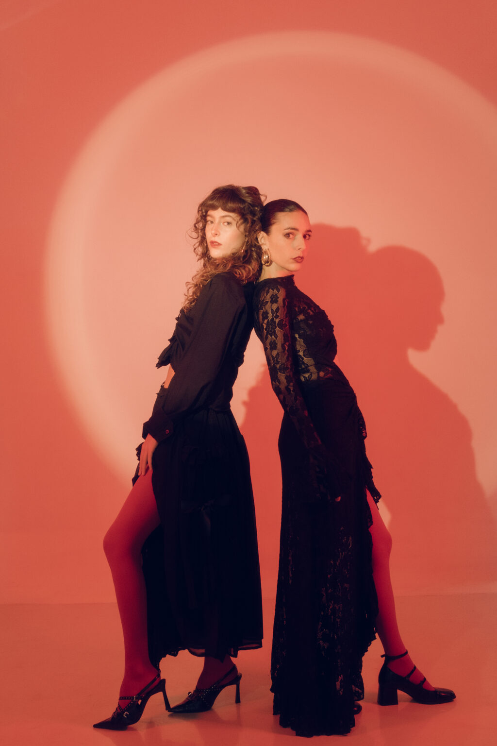Isa Casale y Barbie Williams lanzan “Encendida”, una cumbia al amor ...